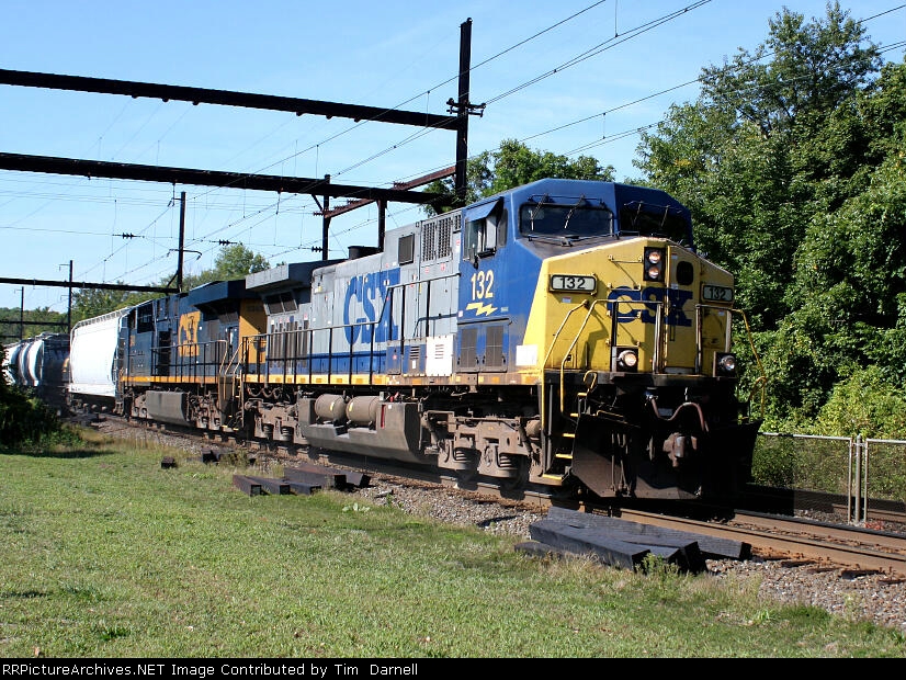 CSX 132 on Q300